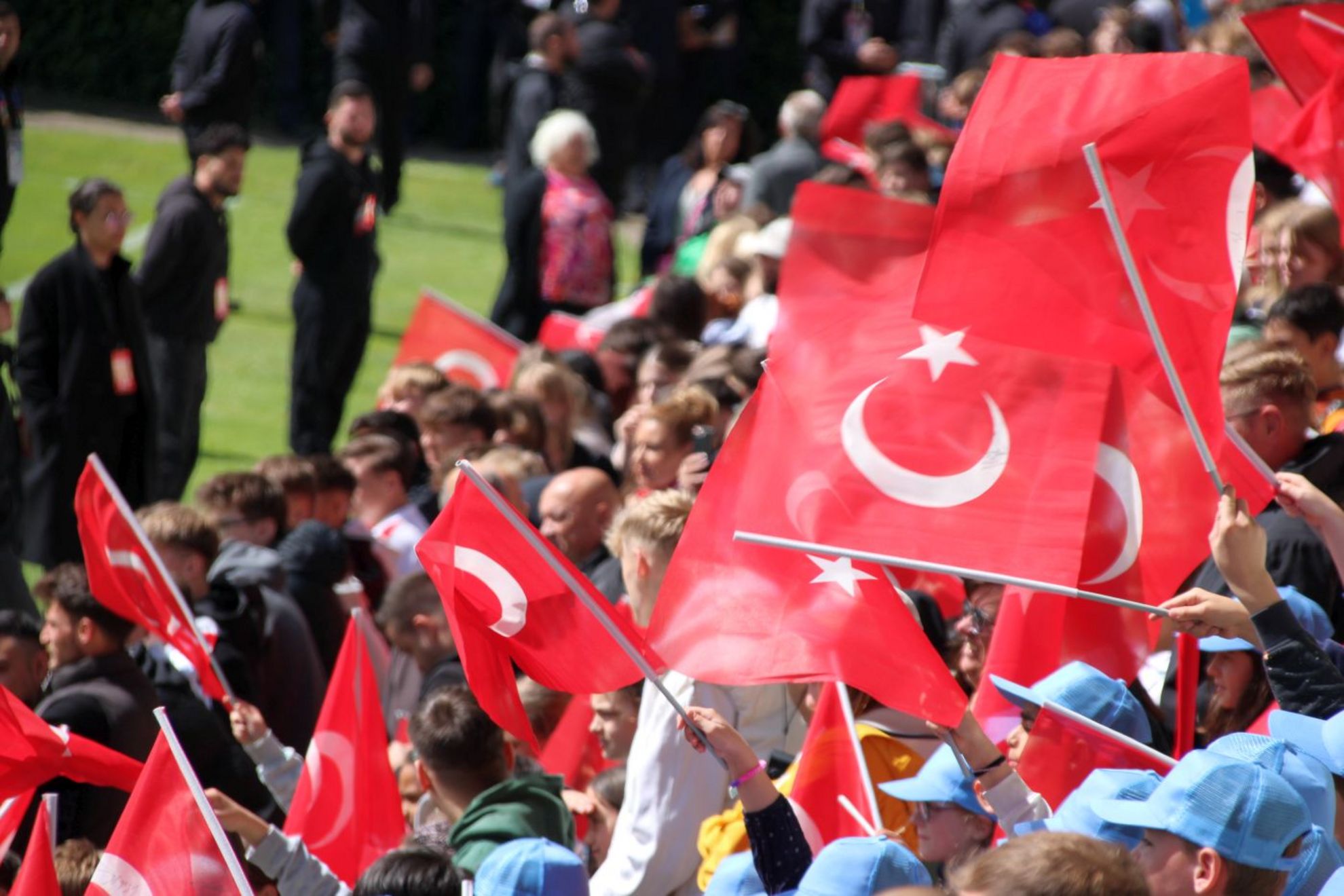 con-nect.de - Calenberger Online News: Türkei gegen Tschechien – Public ...